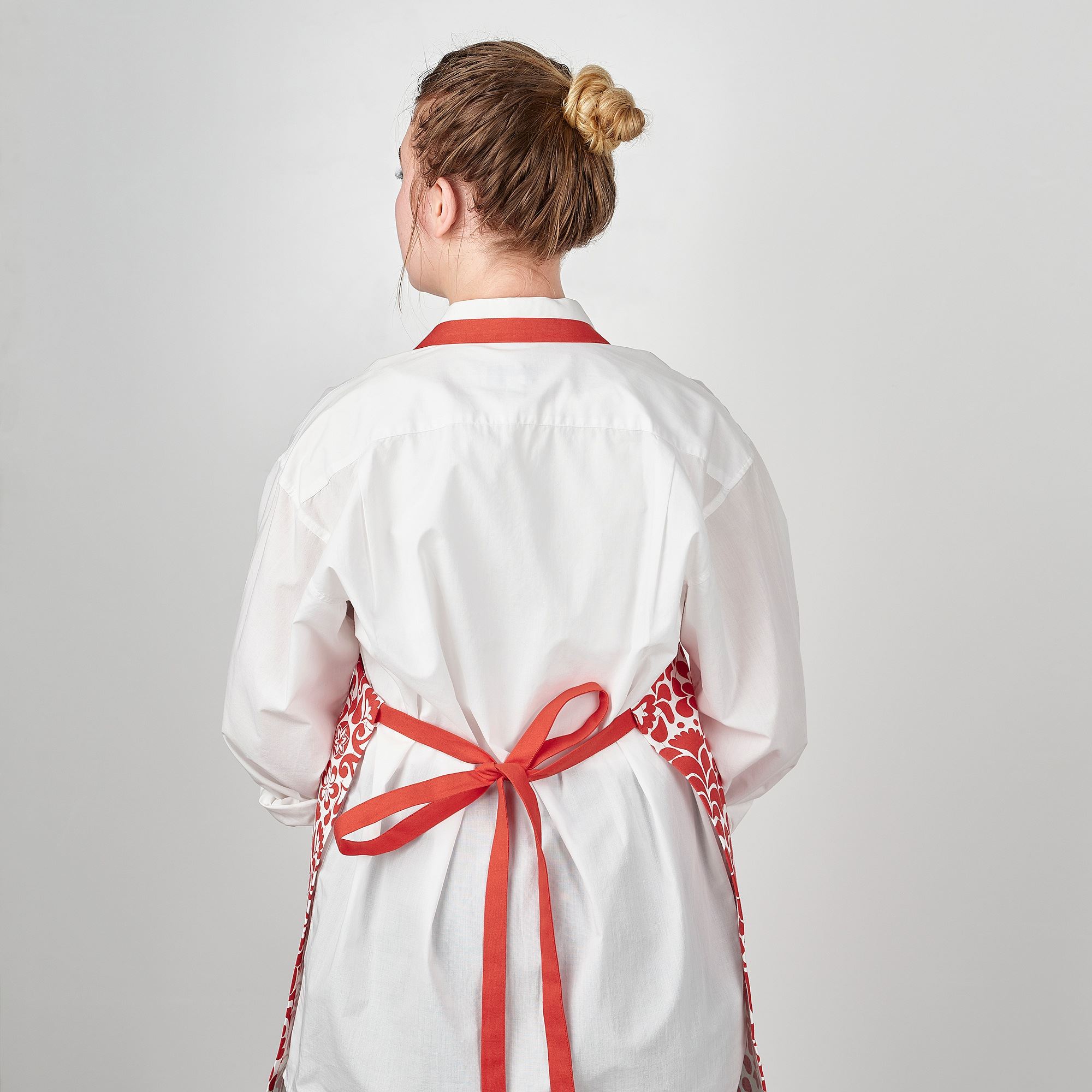 VINTERFINT red/white 69x85 cm apron for kitchen - 30527270 | IKEA