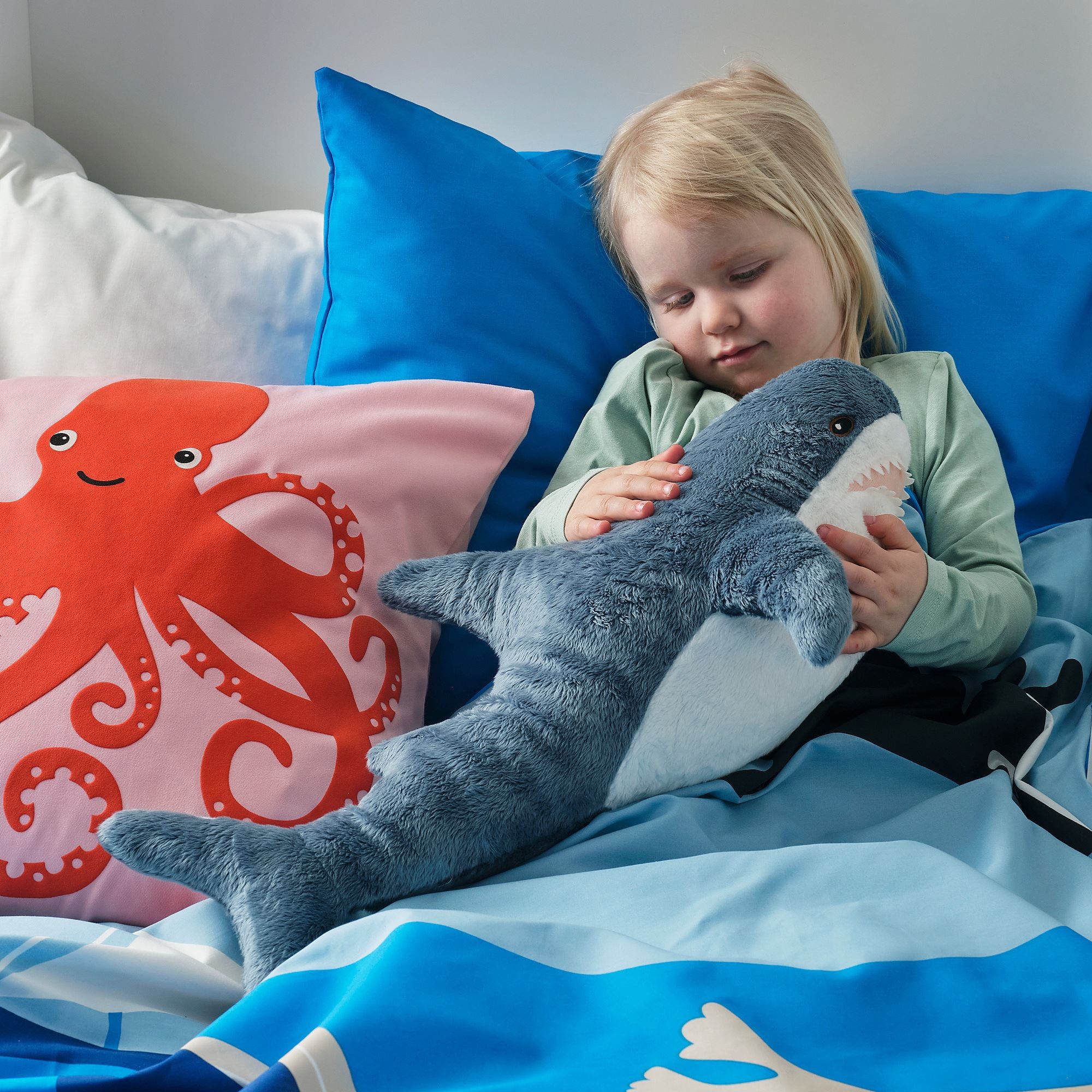 BLAHAJ blue-white 55 cm soft toy - 20540663 | IKEA
