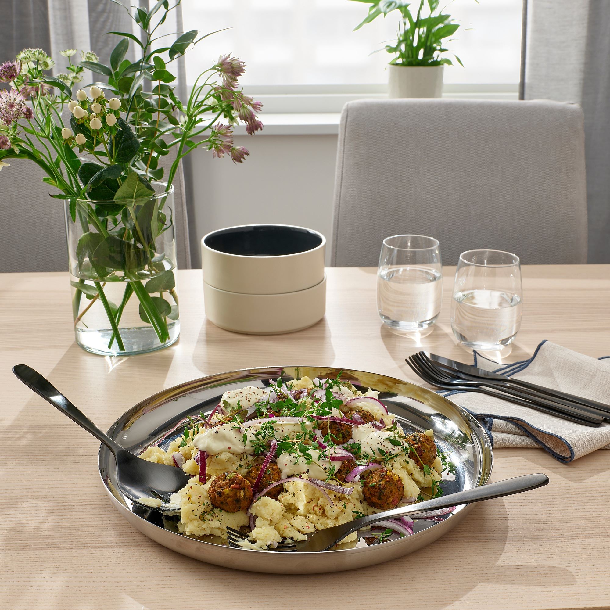 TILLAGD black 24 cm serveware set - 10560166 | IKEA