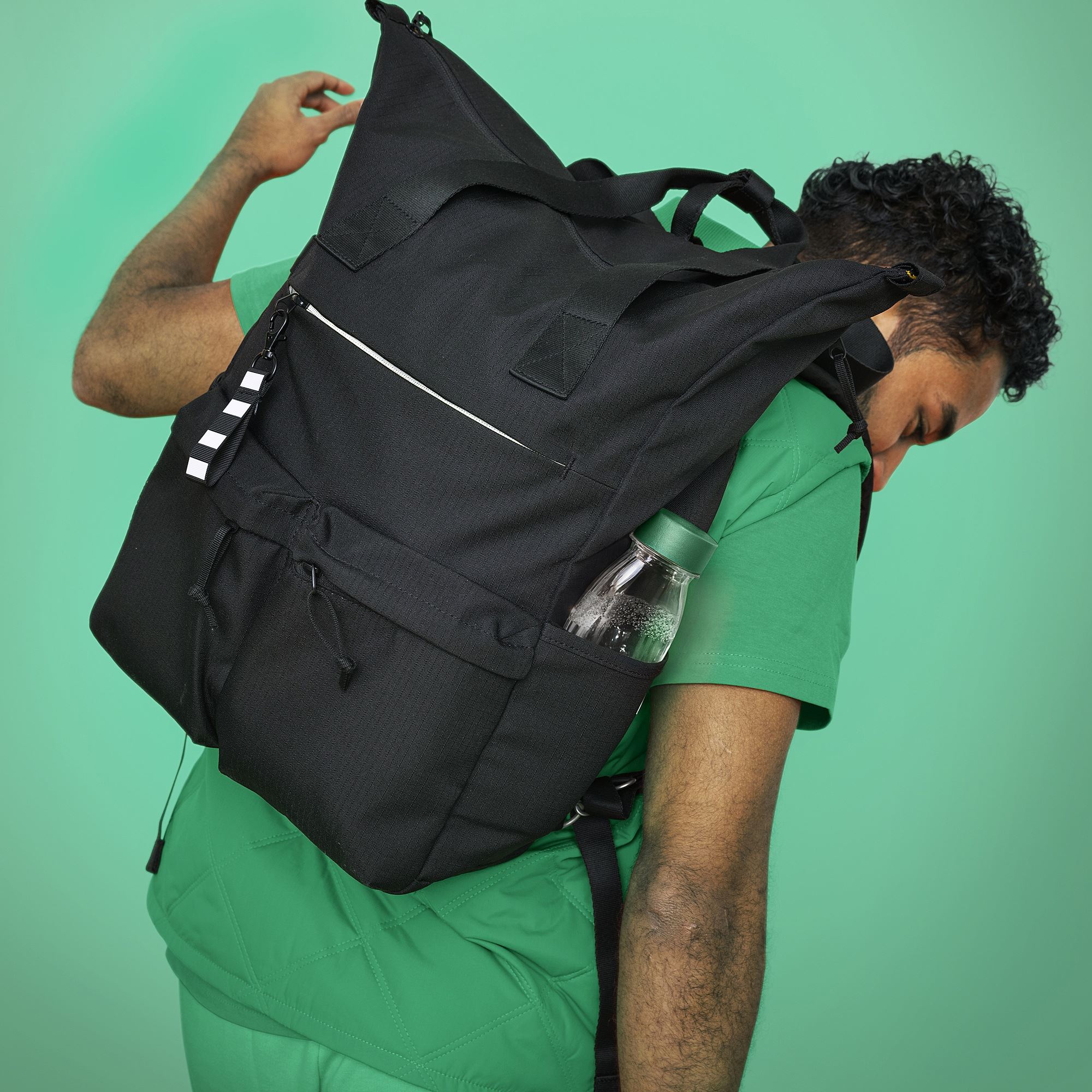 VARLDENS black 31x15x49 cm/26 l backpack - 20604042 | IKEA